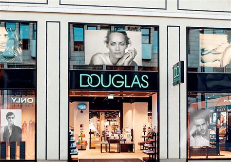 Douglas La cadena prepara un cierre masivo de tiendas en España donde