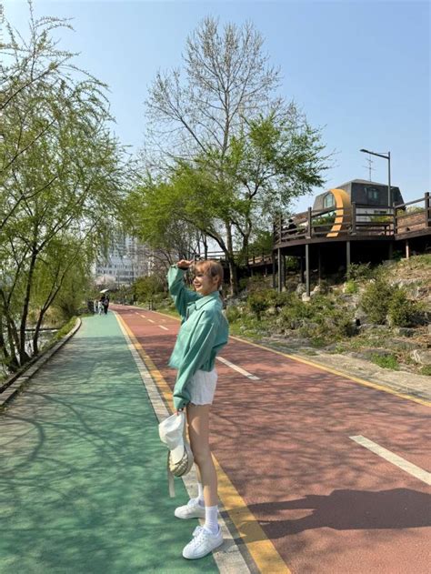 Secret Number Community Post 벚꽃이 주는 행복이 장난아니구만🌸💖