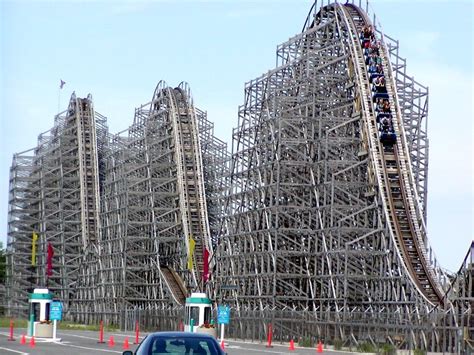 The Definition Of A Roller Coaster Theme Parks Roller Coasters