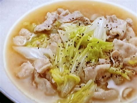 豚バラ肉と白菜のみそバタースープ
