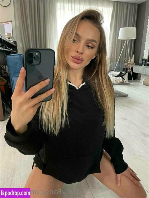 Lexy Y Lexy Y слитое обнаженное фото с Онлифанс и Патреон 0107