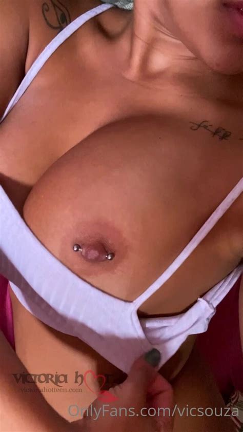 Vic Souza Naked Very Hot Brunette Showing Off Her Pussy Cnn Amador