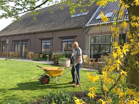 Hospice De Reiziger Zoekt Vrijwilligers Voor Hulp Bij Tuinieren