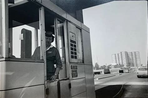 Robert Mann Gallery — 23 Treer Images