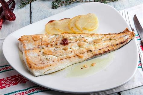 Cómo hacer merluza al horno paso a paso Comedera Recetas tips y
