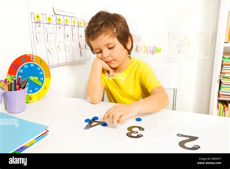 Apprendre Les Chiffres Pour Les Enfants Banque De Photographies Et D