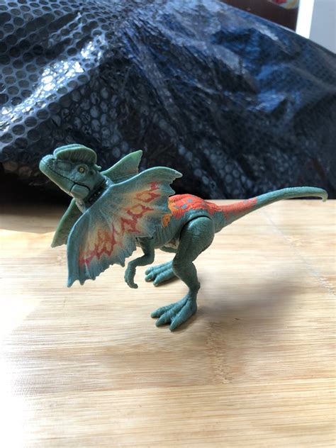 Jurassic Park World Savage Strike Dilophosaurus Hobbies And Toys Toys