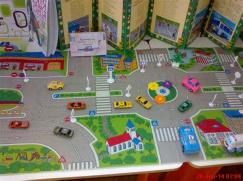 Изучение правил дорожного движения в детском саду Фотоотчет о конкурсе «Уголок ПДД 6 фото