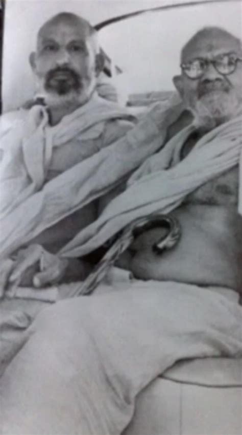 स्वामी शिवोम् तीर्थ गुरुसुधा महायोग आश्रम ग्वारीघाट जबलपुर 👉 माथे