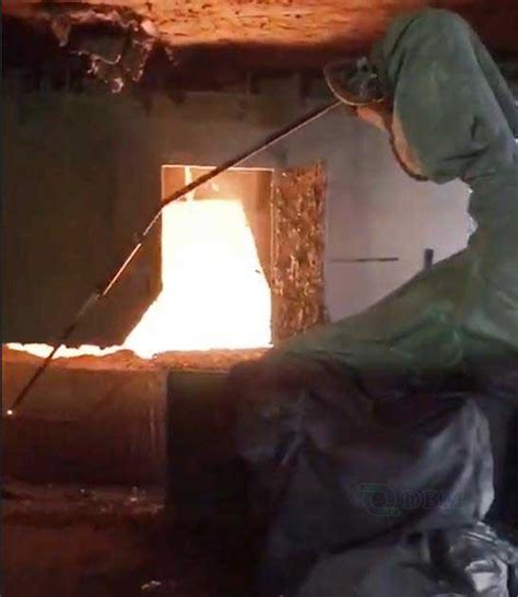 Molten Metal Temperature Measuring And Sampling Robot System