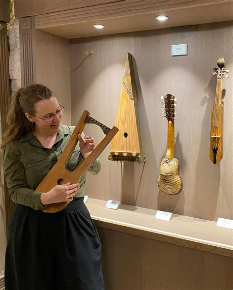 “make Music On The Ten String Lyre Anna Hagen Harpist