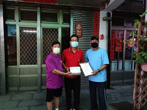 慶祝八八節 東犬長青協會致贈爸爸們禮品，祝賀健康快樂 馬祖日報