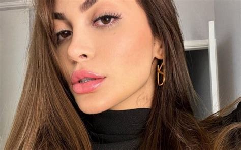 Mari Ávila é eleita como a dona do Melhor boquete do Brasil Brasil