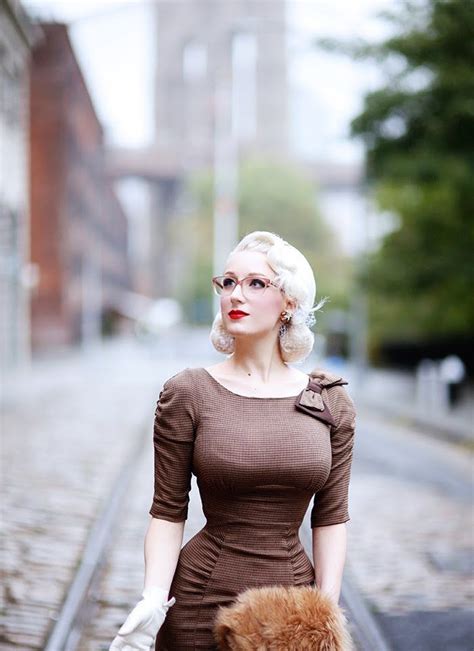 Best 11 The Girl With The Impossible Waist Model Rachel Ann Jensen