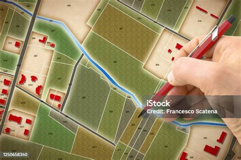 건물 들판 도로 및 토지 소포가있는 시골 지역의 영토의 가상 의 지수도를 그리는 엔지니어 지도에 대한 스톡 사진 및 기타 이미지 Istock