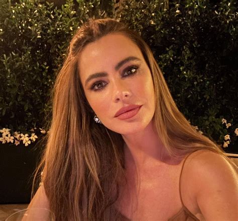 София Вергара поделилась горячим танцевальным видео с родственницами