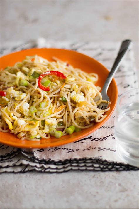 Green Chili Garlic Noodles With Eggs Sinfully Spicy