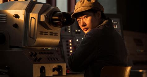 3 Body Problem Stars On The Shows Big Question Would You Push The