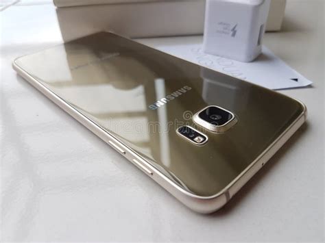 Samsung Galaxy S Edge Plus Gb Editorial Photo Image Of Edge Plus
