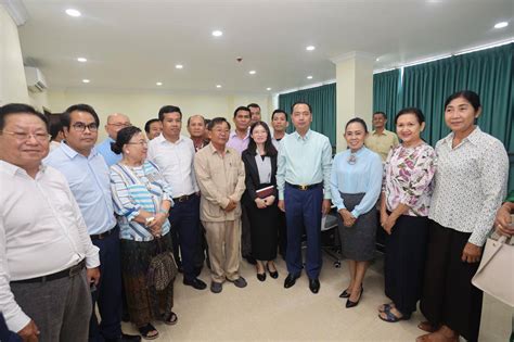 ឯក ឧត្តម នេត្រ ភក្រ្ដា ប្តេជ្ញា ពង្រីក វិស័យ ព័ត៌ មាន ឲ្យ កាន់ តែ