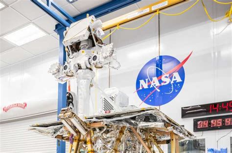 Nasa S Viper Robotic Moon Rover Team Raises Its Mighty Mast My Space