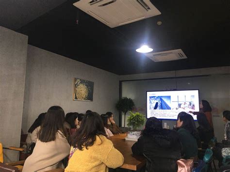 英语学院商务英语系新增跨境电子商务方向 校外实践基地2家 跨境电子商务应用英语 羽毛出海