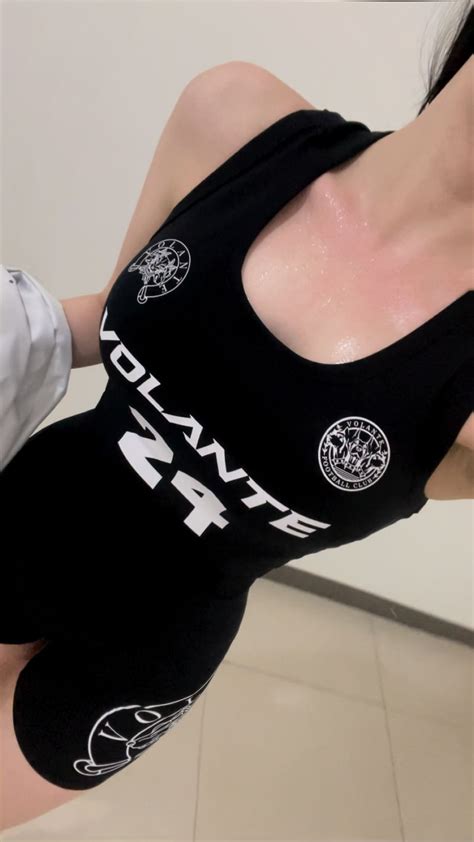 찡밀핏 오운완 💪🏻 개운하게 하체 유산소 갈기고 출근했슴다 오늘따라 땀이 반짝반짝거려섴ㅋㅋㅋㅋ 오랜만에 시그니쳐포즈로 릴스 하나 던져두고 다시 현생으로