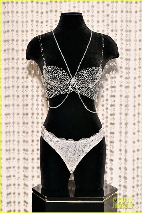 Elsa Hosk Sparkles In Dream Angels Fantasy Bra At Victoria S Secret