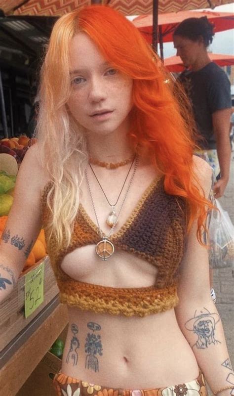 Hot Cleavage Grugi27