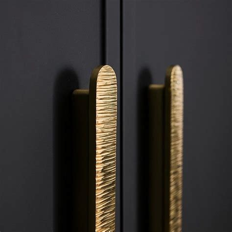 감성을더하다 인테리어 수전 장식품 홈웨어 생활용품 On Instagram 콤브 버튼 바 무광 골드 주방 서랍 싱크대 수납장 침실 가구 손잡이 인테리어 가구손잡이