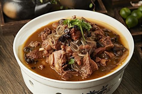 蘑菇高清图片 传统东北家常菜小鸡炖蘑菇（柴鸡炖榛蘑） 餐饮美食免费下载格式5472像素编号69254974 千图网