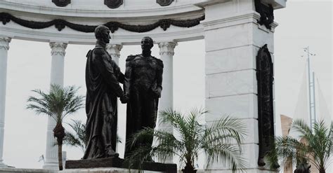 건축 과야 킬 관광 광장 구슬 국가 기념물 기념물 기둥 남아메리카 도시 랜드 마크 도시 풍경 도시의 독립 동상 디자인 라틴 아메리카 랜드 마크