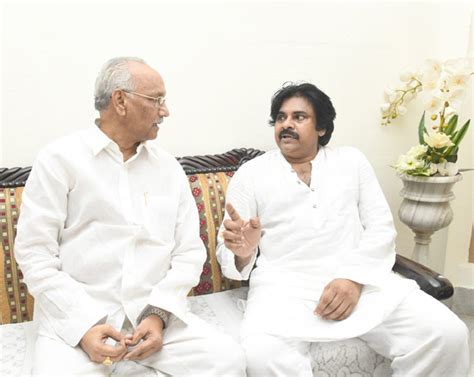 Pawan Kalyan భీమవరంలో పవన్‌ పర్యటన తెదేపా నేతలతో భేటీ Pawan Kalyan