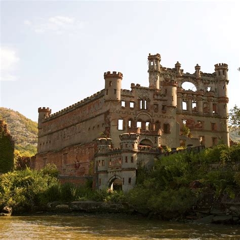 Abandoned Mansions 13 Hauntingly Beautiful Abandoned Palaces Around