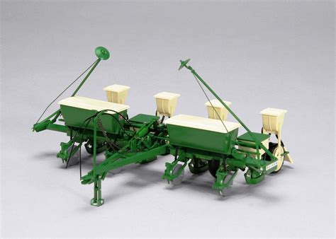 1 16 Oliver 540 4 Row Planter High Detail Speccast