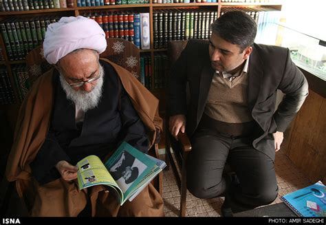 ایسنا مراسم اهدای کارت افتخاری خبرگزاری ایکنا به آیت الله شبستری