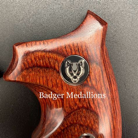 Redhawk Round Butt Full Grip Badger Custom Grips