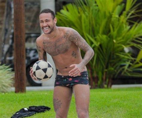 Notícias Neymar Treina Em Casa Para Voltar No Mínimo No Mesmo