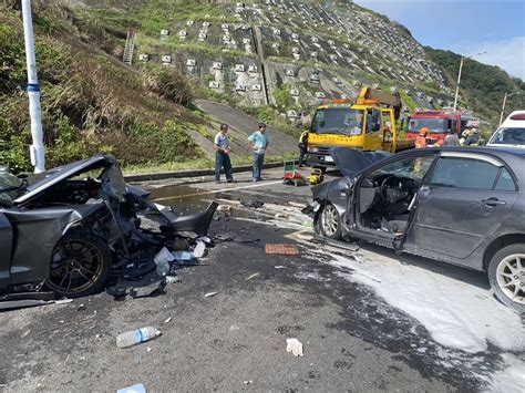 Taiwan Line 2 Fatal Car Accident Mustang Man Crossed Double Yellow