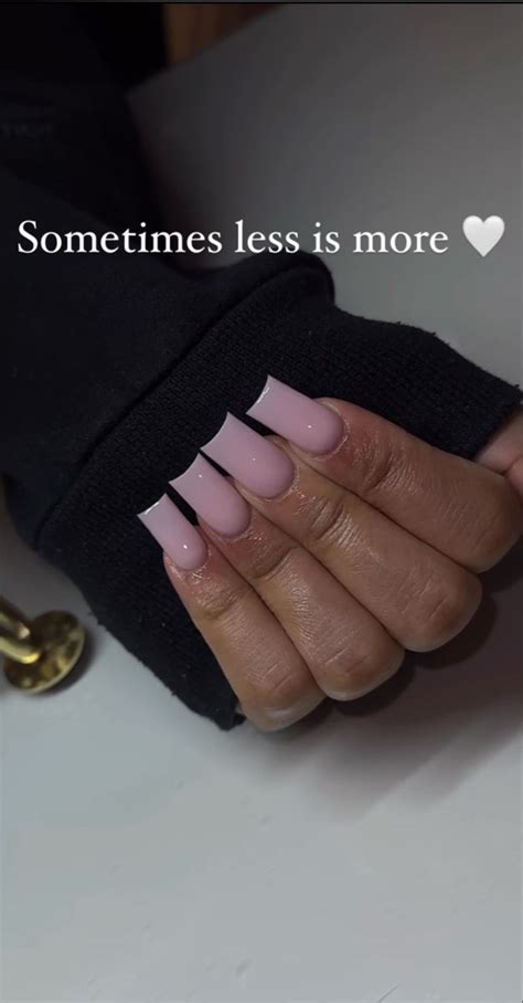 Pin by on 𝐀𝐂𝐂𝐄𝐒𝐒𝐎𝐑𝐈𝐄𝐒 Square acrylic nails Long acrylic nails Simple acrylic nails
