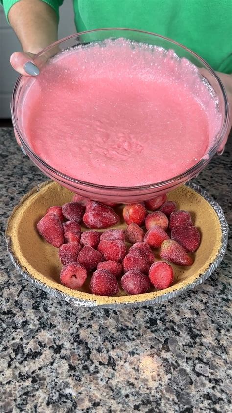 Easy Strawberry Dessert 😋 Dessert Easy Strawberry Dessert 😋 This Is