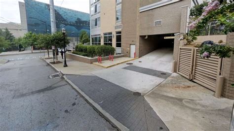 239 Ivan Allen Jr Blvd Parking Way