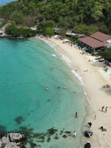 เที่ยวเกาะล้าน 2 วัน 1 คืน ในงบไม่เกิน 1 500 ⛴️ แกลเลอรีที่โพสต์โดย