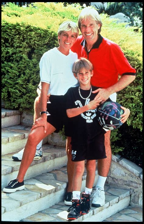Photo Archives Richard Clayderman Avec Sa Femme Et Son Fils En 1994