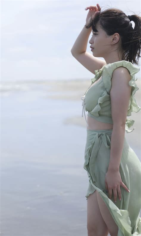 亚咲花写真集『太陽が教えてくれた』亜咲花