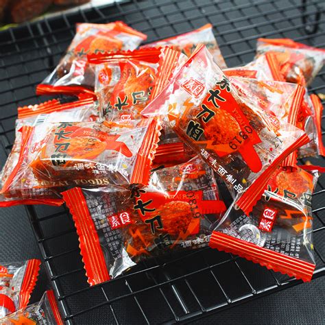 大刀肉辣条儿时怀旧网红爆款大礼包解馋素肉整箱零食小吃休闲食品 虎窝淘