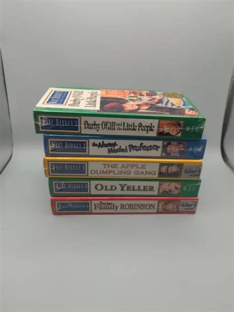 5 Walt Disney Studio Film Collection Vhs Tapes Old Yeller Apple