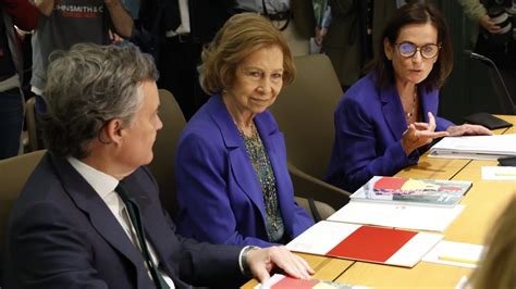 Así Es Cómo La Reina Sofía Planearía Desvincularse De La Polémica De Felipe Vi Y Letizia Ortiz