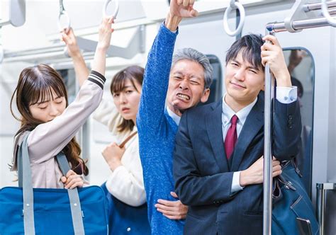 電車通勤中に「イラッとしたこと」ランキング 「座席をつめない」「声が大きい」を上回った《配慮のない行動》への不満の声に“共感”！ オトナンサー