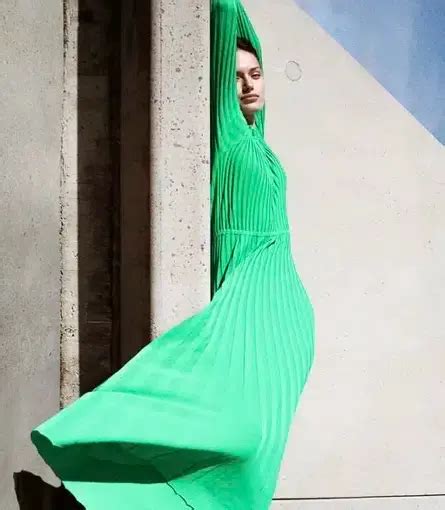 Scanlan Theodore Pleated Rib Cold Shoulder Dress Green Size 6